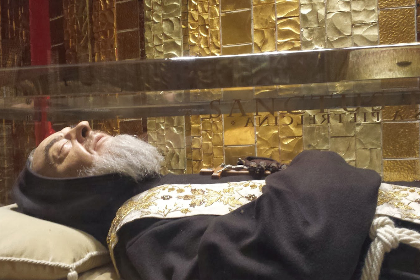 Saints and Worshippers - Medieval Histories