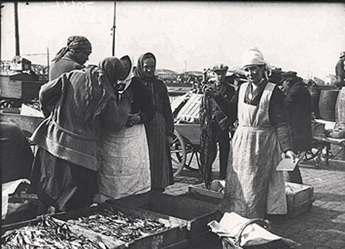 People in Medieval Riga Ate Raw fish - Medieval Histories